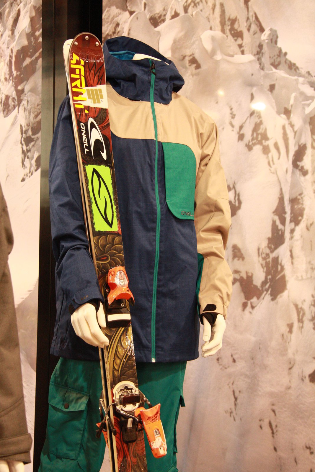 SIA - O'Neill - Newschoolers.com SIA - O'Neill - Newschoolers.com